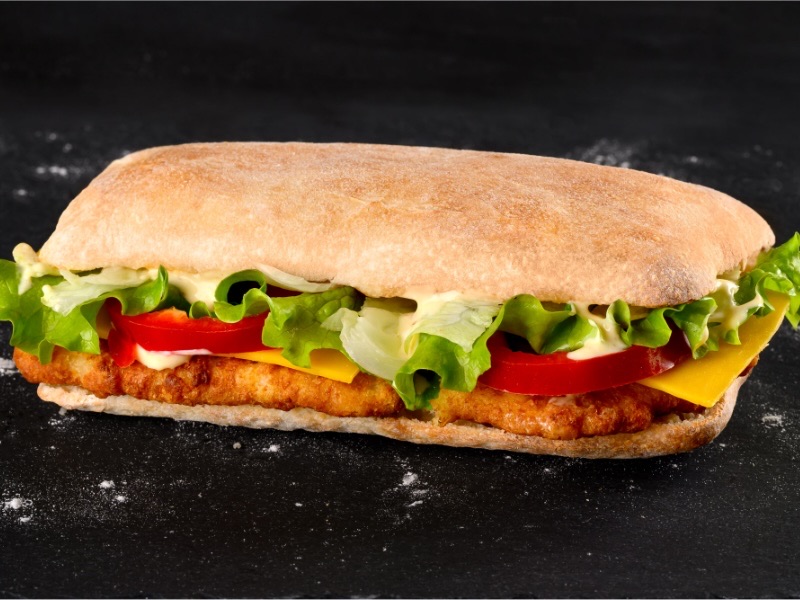 Sandviș LUCA cu șnițel